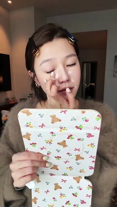 Minimal Soft Glam Makeup for Glowing Skin | Clean Girl Beauty - video ...