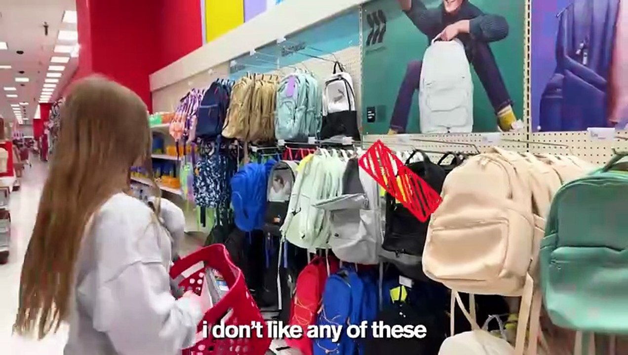 BUYING EVERYTHING IN ONE COLOR For My Daughter - video Dailymotion