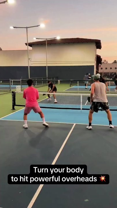 Pro Pickleball Overhead Technique in Intense Doubles Rally - video ...