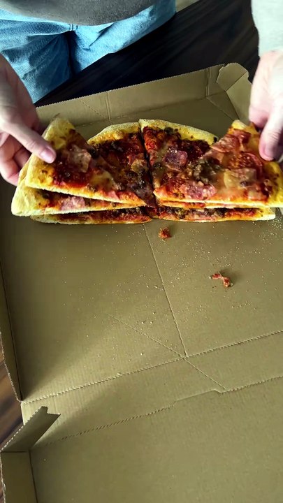Plie ta boîte à pizza comme un pro en 2 secondes - Vidéo Dailymotion