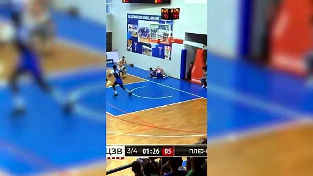 La tremenda pelea de Kalinic por la que fue expulsado - Vídeo Dailymotion