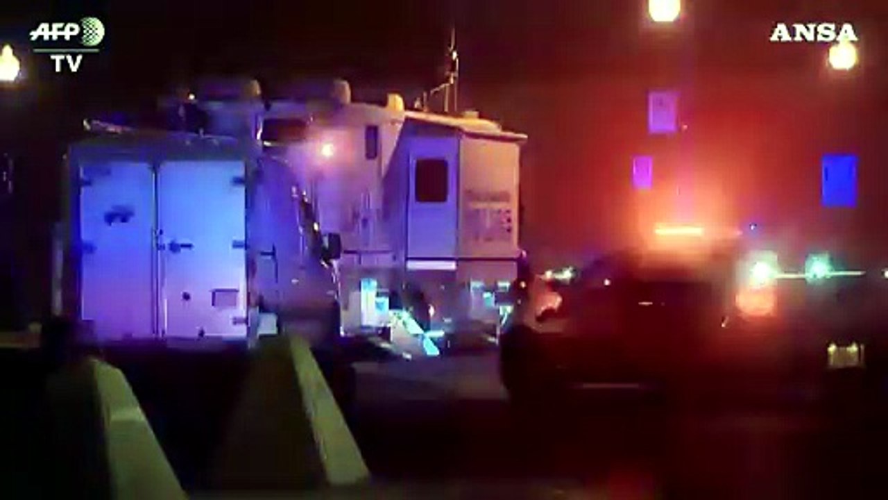 Con la spada nella notte di Halloween, due morti in Canada - Video ...