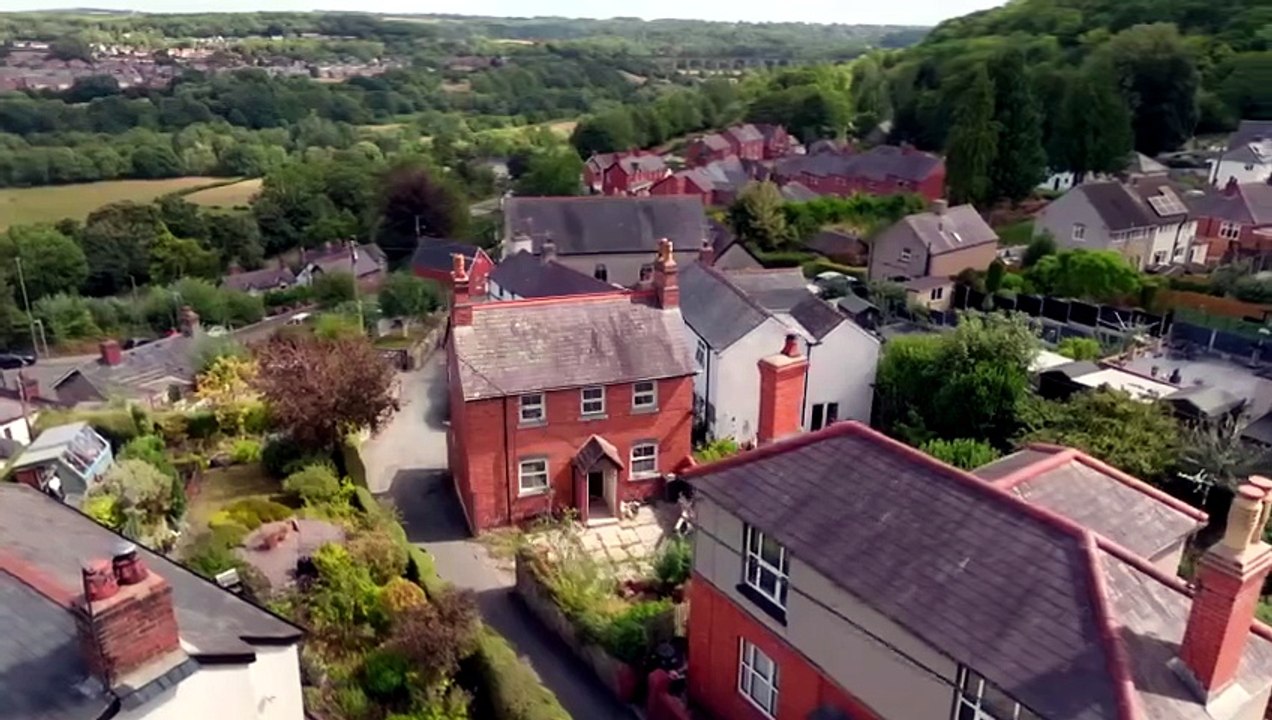 Help I Bought It at Auction with Sarah Beeny S01E06 - video Dailymotion