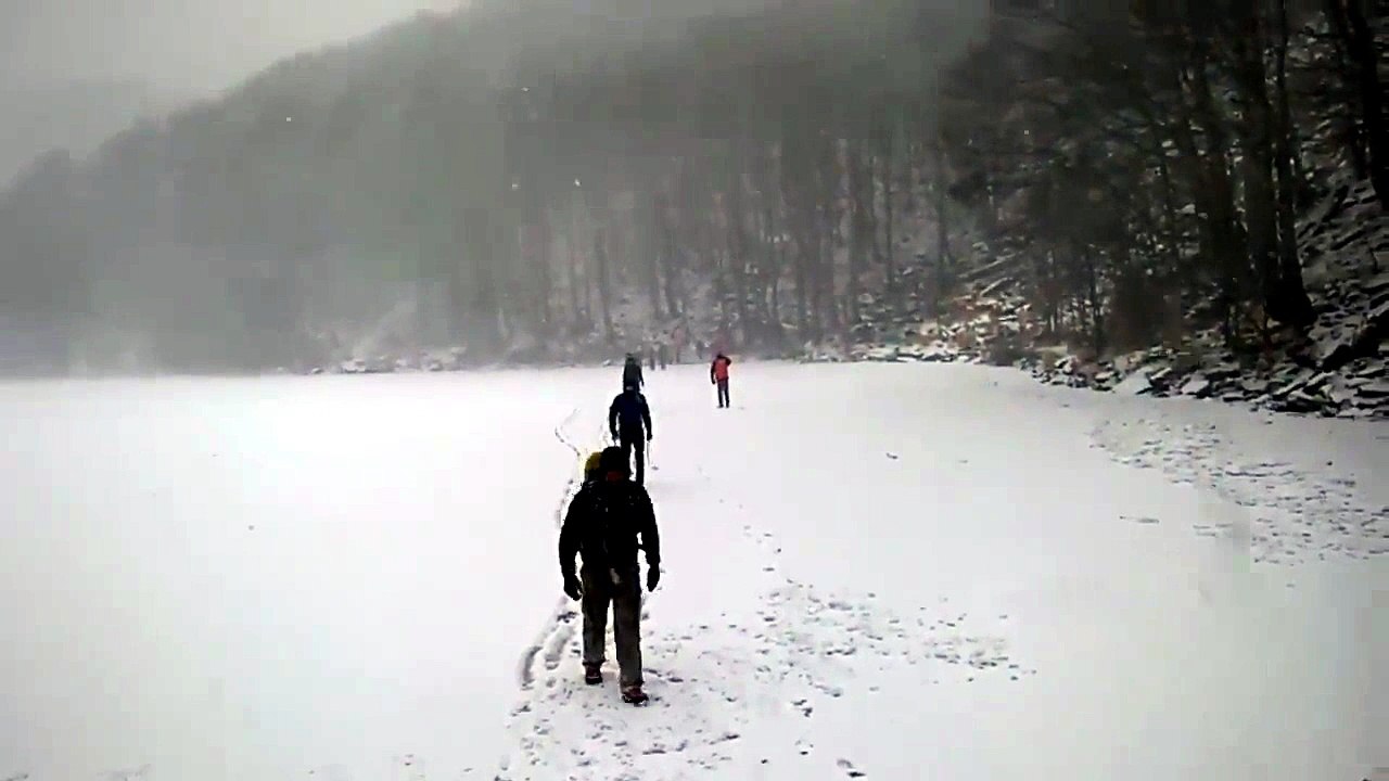 La magia del lago Santo ghiacciato nei video del Rifugio Mariotti ...