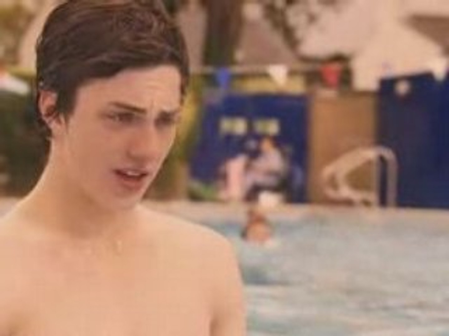 Angus Thongs And Perfect Snogging