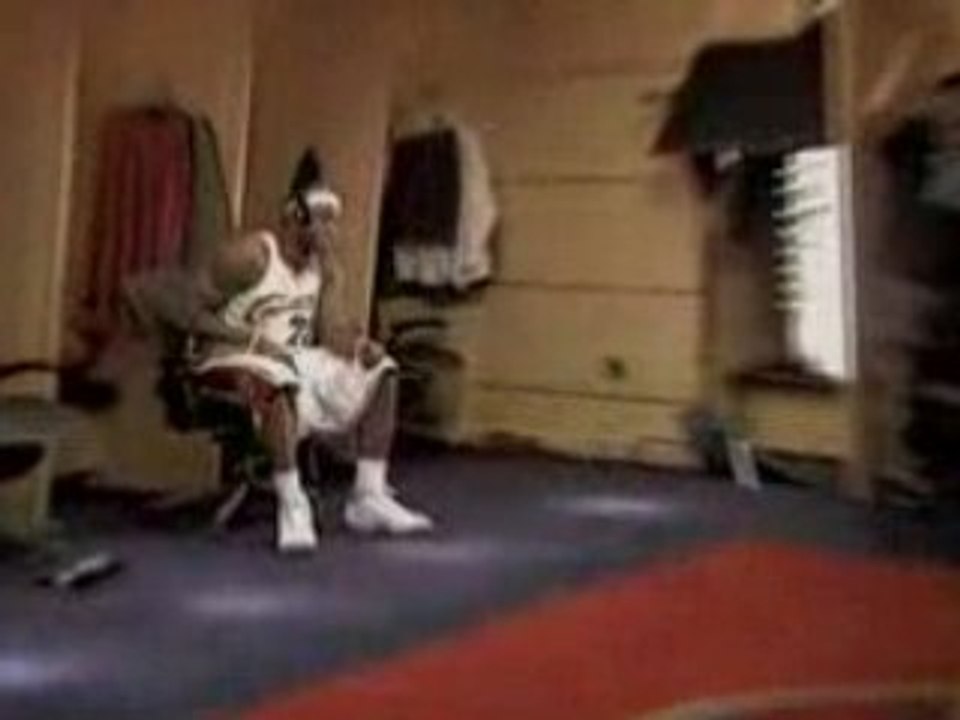 LeBron James as he gets pumped up before a game. - Vídeo Dailymotion