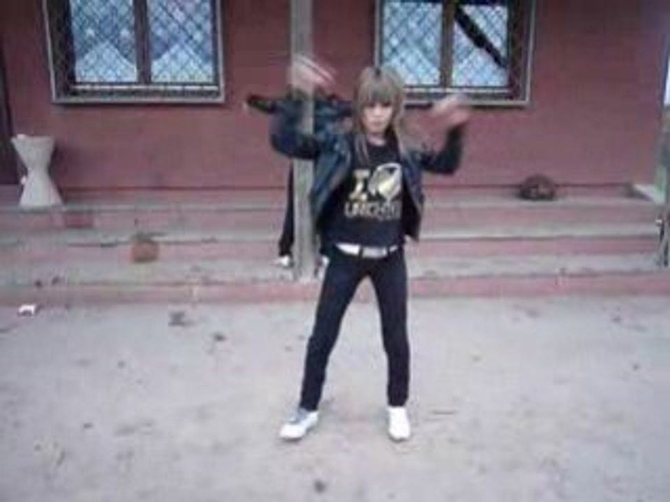 Electro Dancers - Elecktraa & LouliX - Vidéo Dailymotion