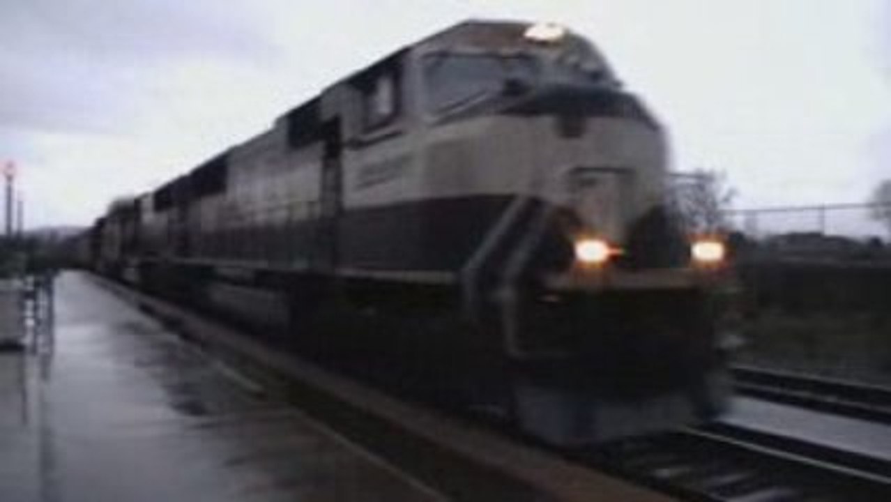 BNSF #9697 W/ a Loaded Coal Train - video Dailymotion