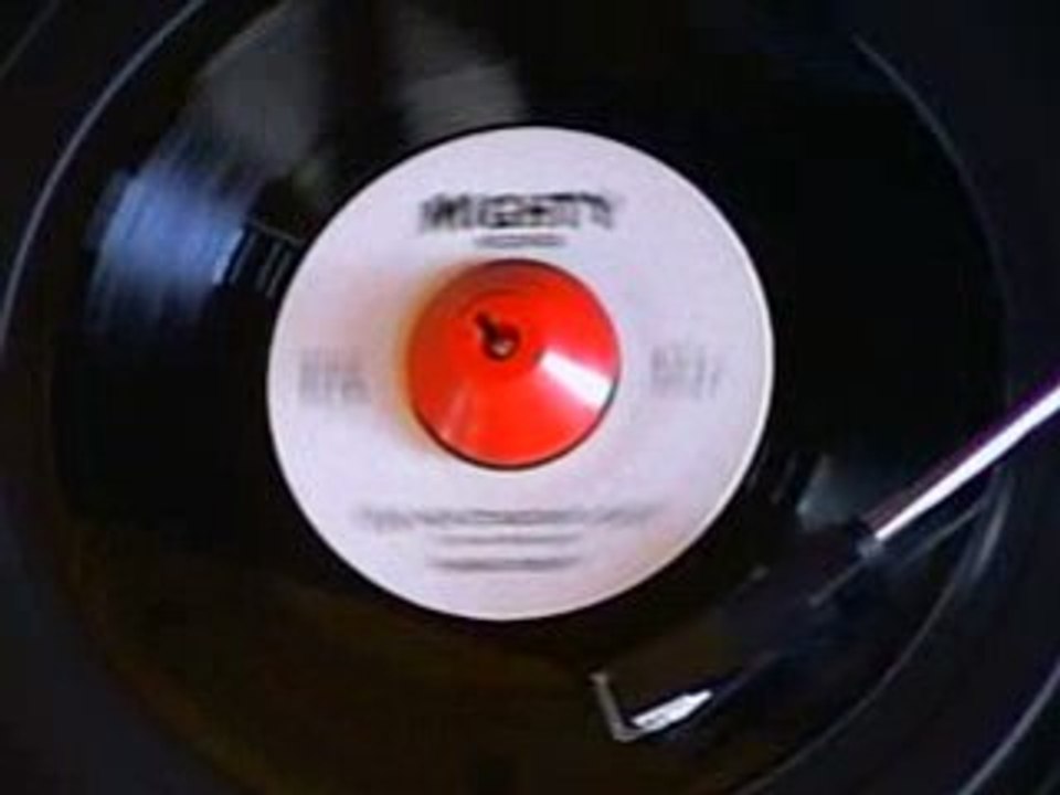 Dannie Money-I saw her standing there - video Dailymotion