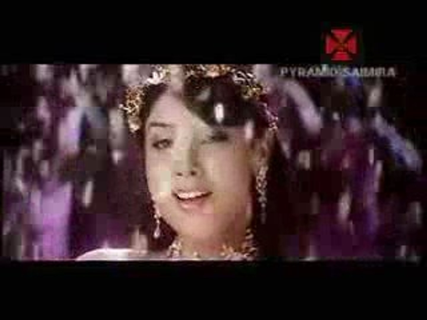 Shriya In Vaaji Vaaji